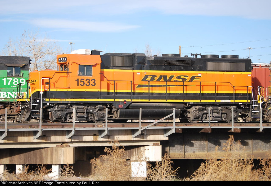 BNSF 1533